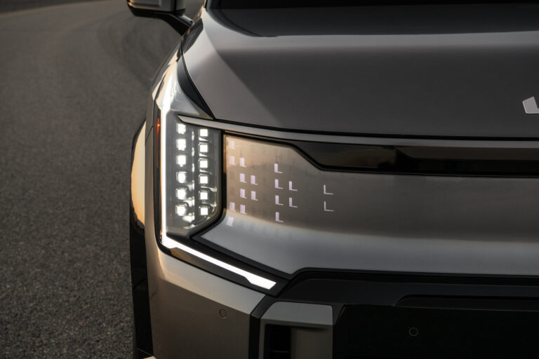 2026 Kia EV9 GT Is A Family Hauler With Fake Gear Shifts That Hits 60 ...