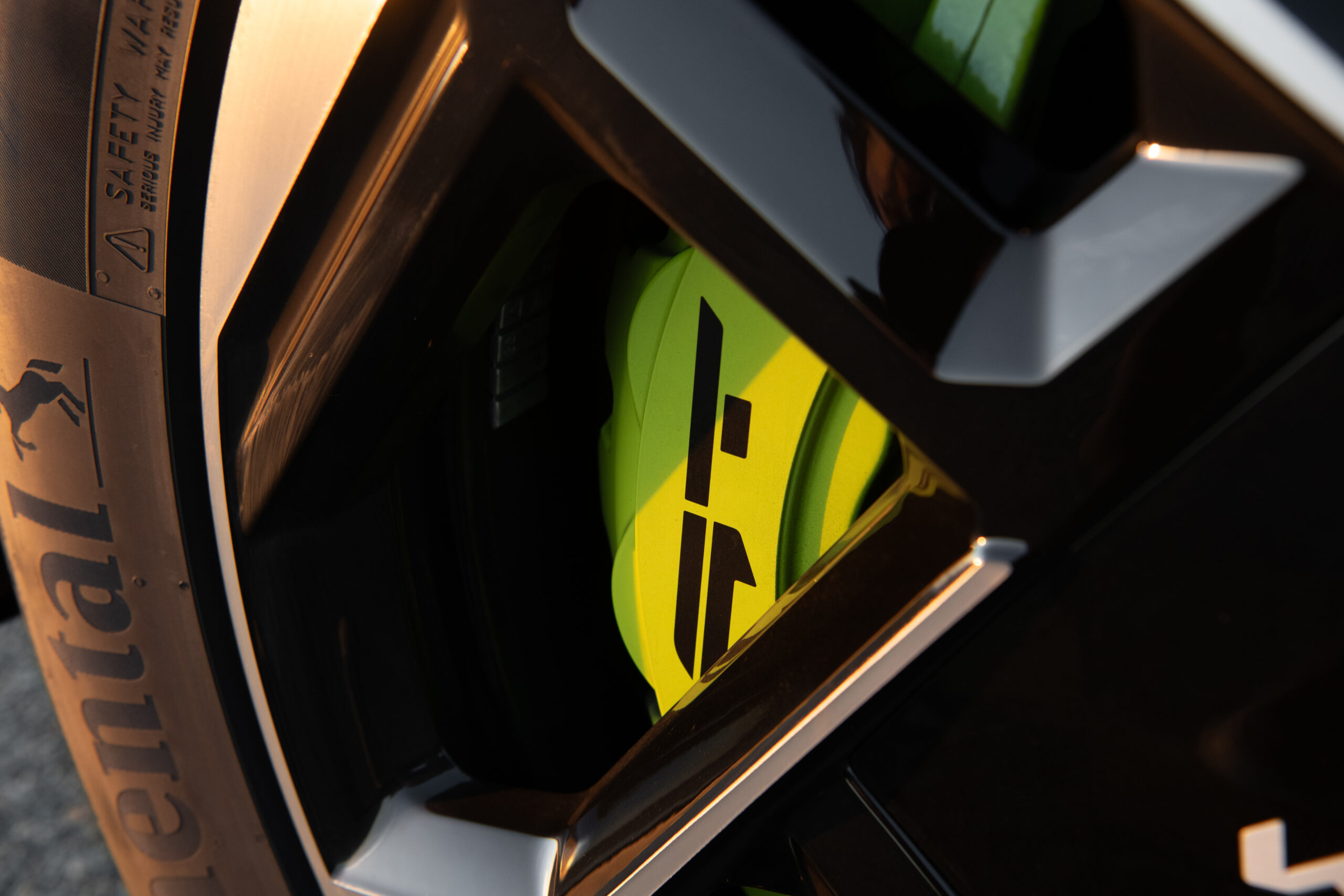 2026 Kia EV9 GT Is A Family Hauler With Fake Gear Shifts That Hits 60 ...