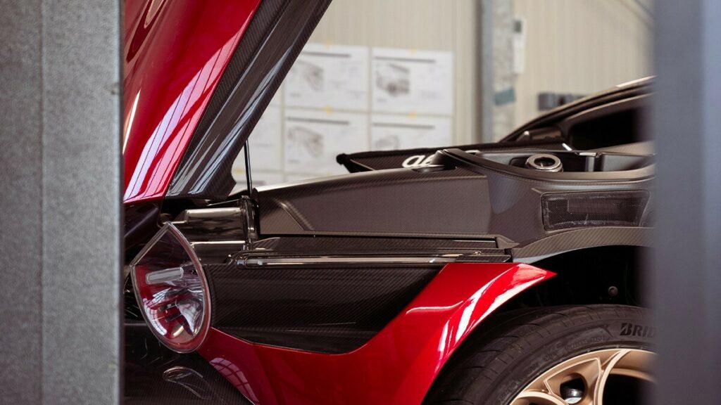 Watch An Alfa Romeo 33 Stradale Sing Its Way To 207 MPH | Carscoops