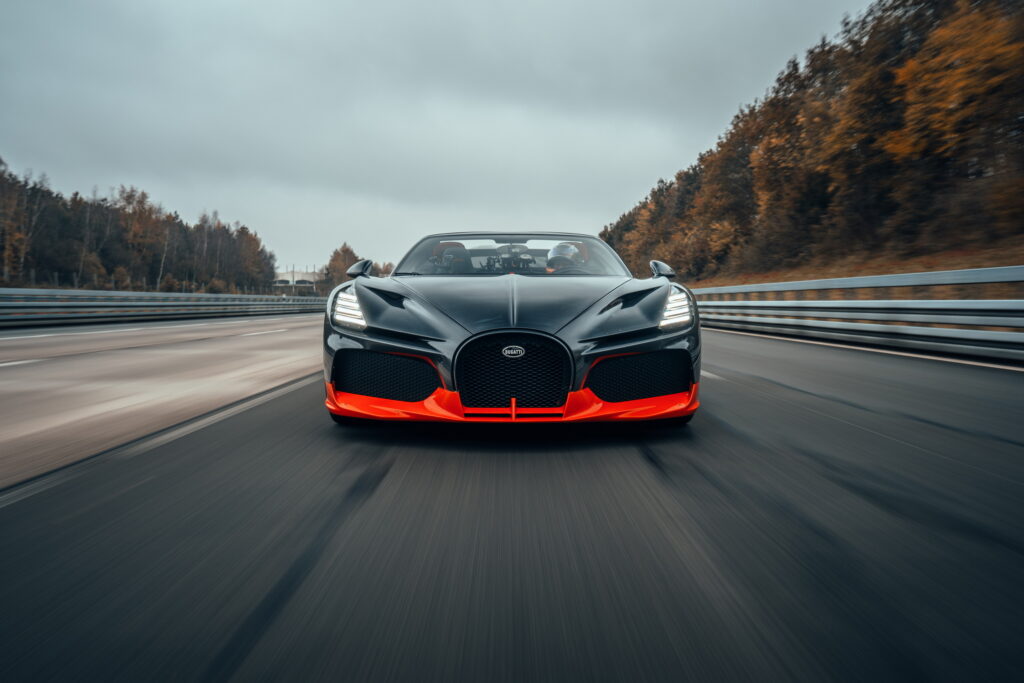 Bugatti W16 Mistral Takes Top Speed Record For Open-Top Cars Home After ...