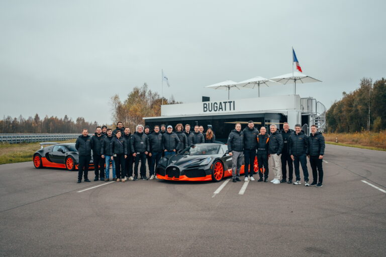 Bugatti W16 Mistral Takes Top Speed Record For Open-Top Cars Home After ...