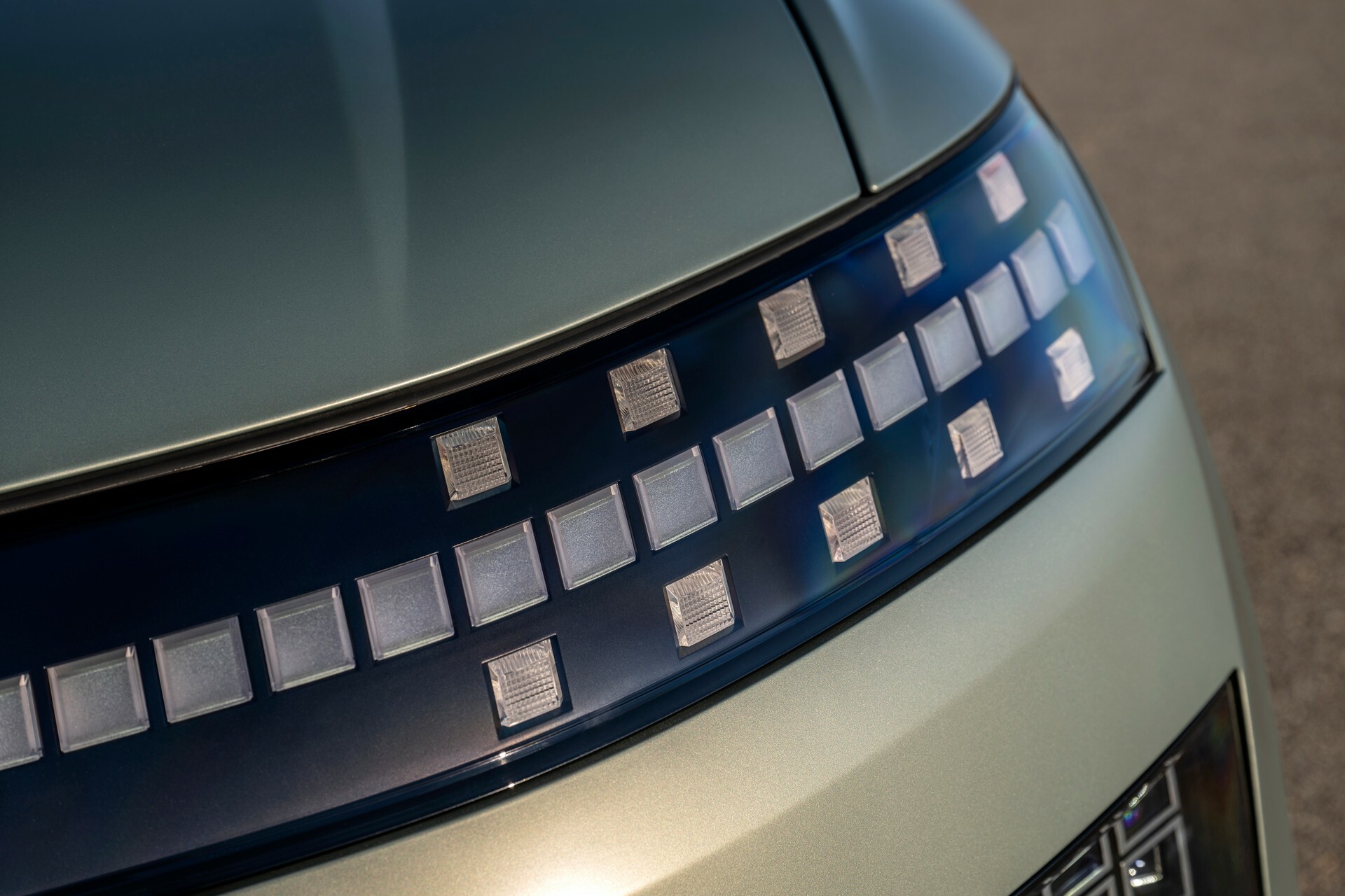 New Hyundai Ioniq 9 Lands With Three-Rows And Massive 110.3 kWh Battery ...