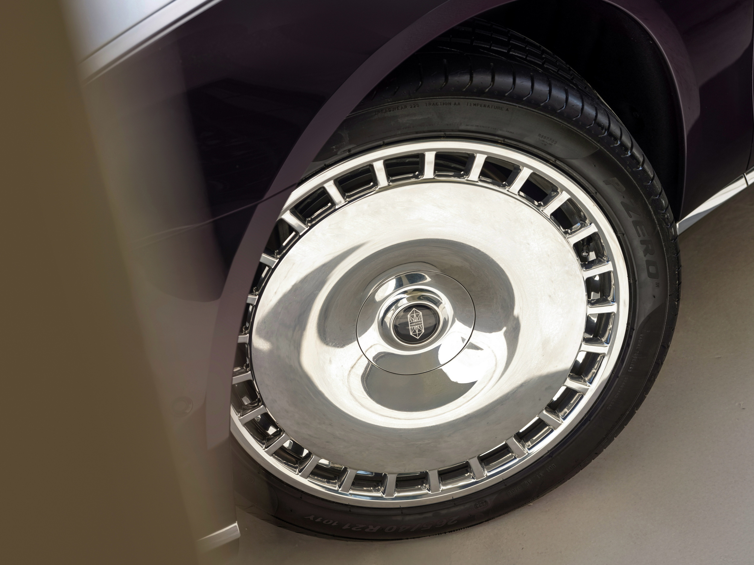 Huawei’s Maextro S800 Looks Like Someone Put A Maybach, A Rolls And A Porsche In The Blender ...