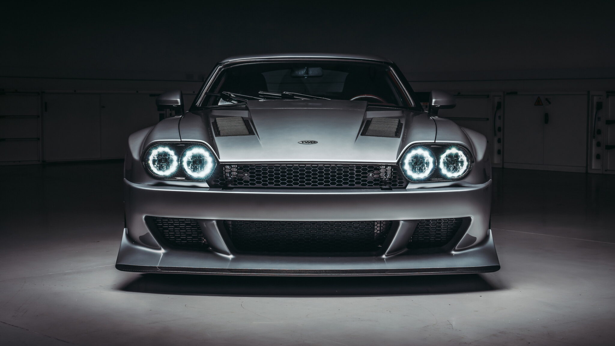 TWR Supercat Unleashes The Beast Within The Jaguar XJS With 660 HP V12 ...