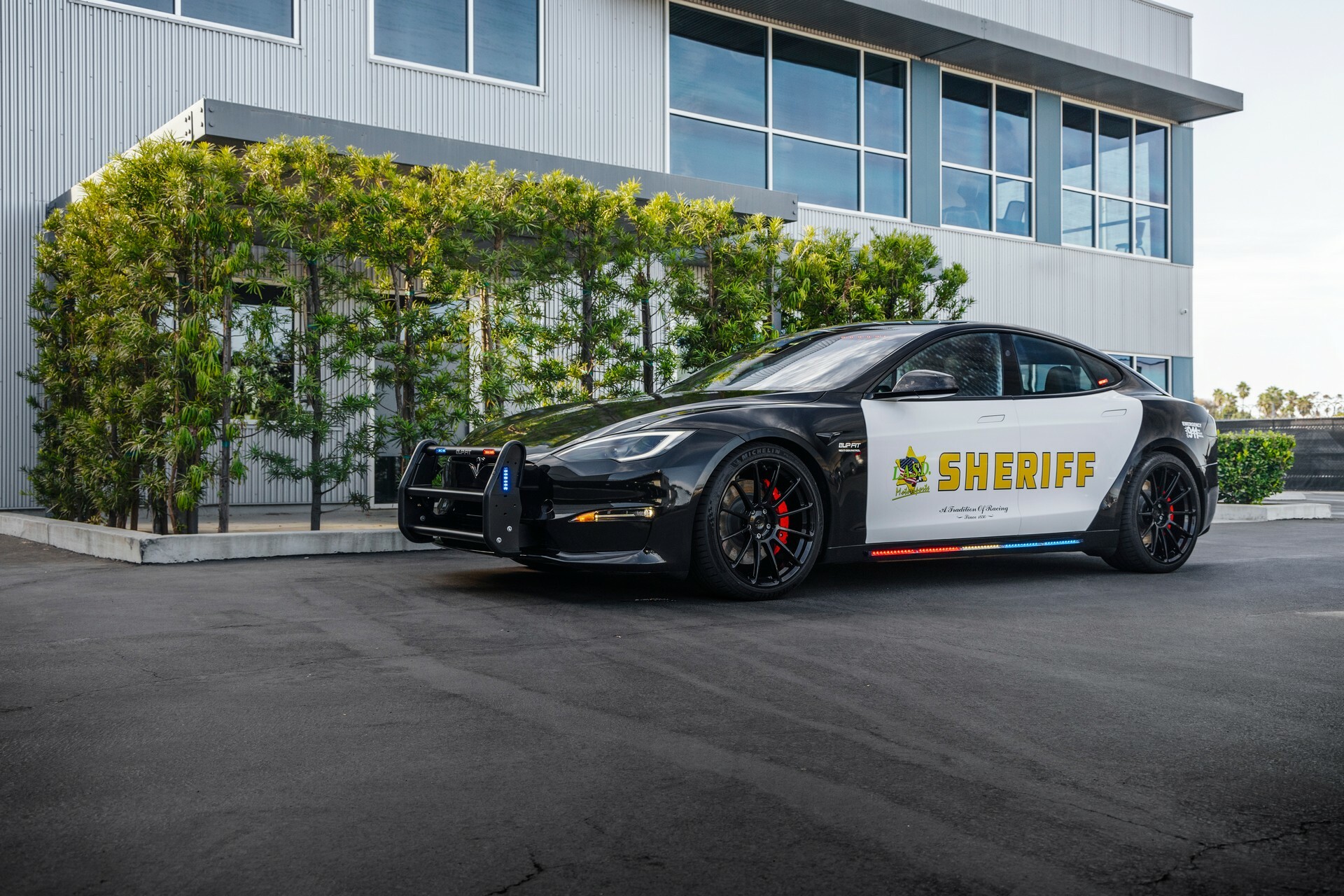 Tesla Model S Plaid Is The Ultimate Pursuit Vehicle (Until It Runs Out ...