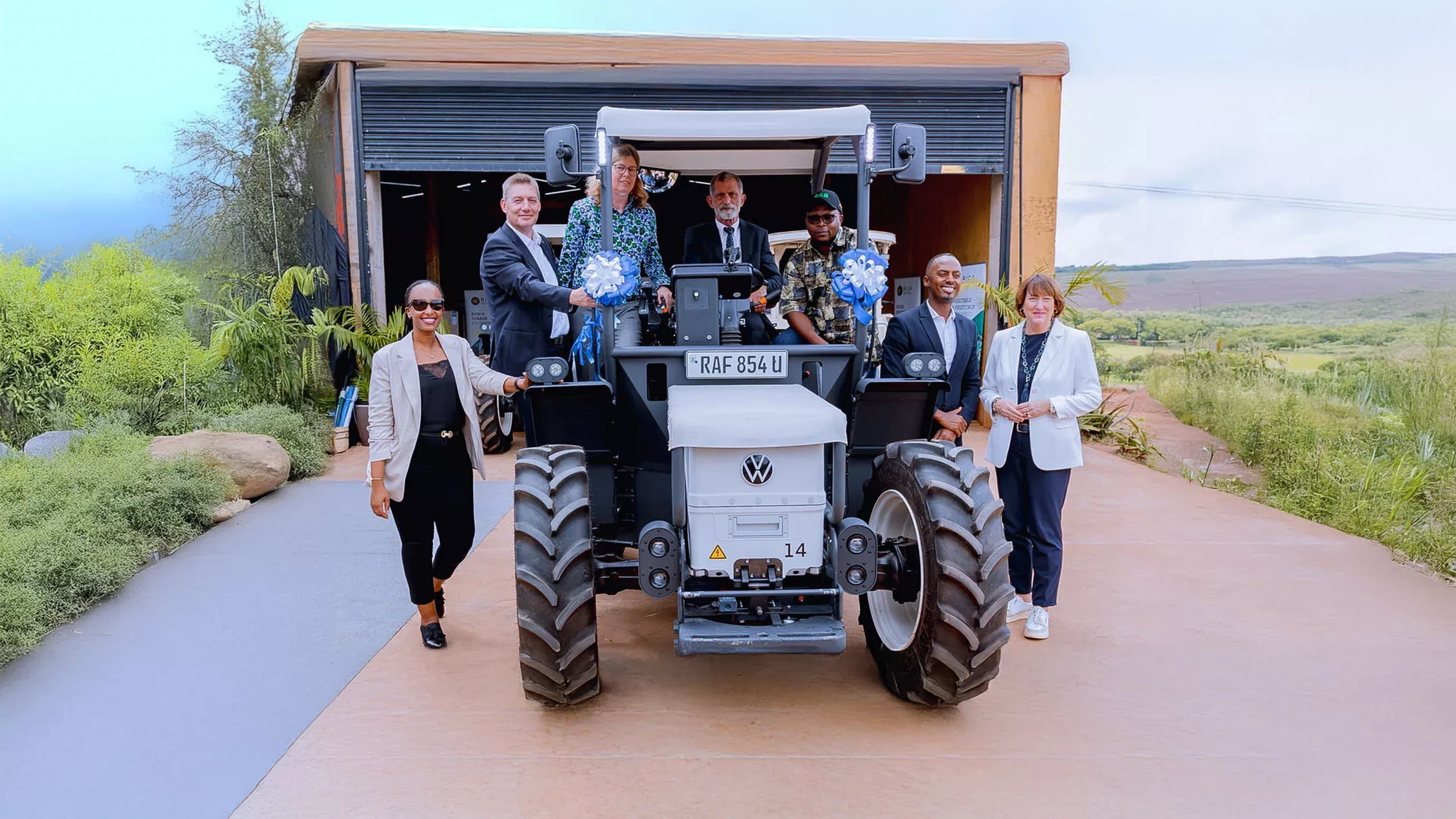VW Brings Electric Tractors With Swappable Batteries To African Farms ...
