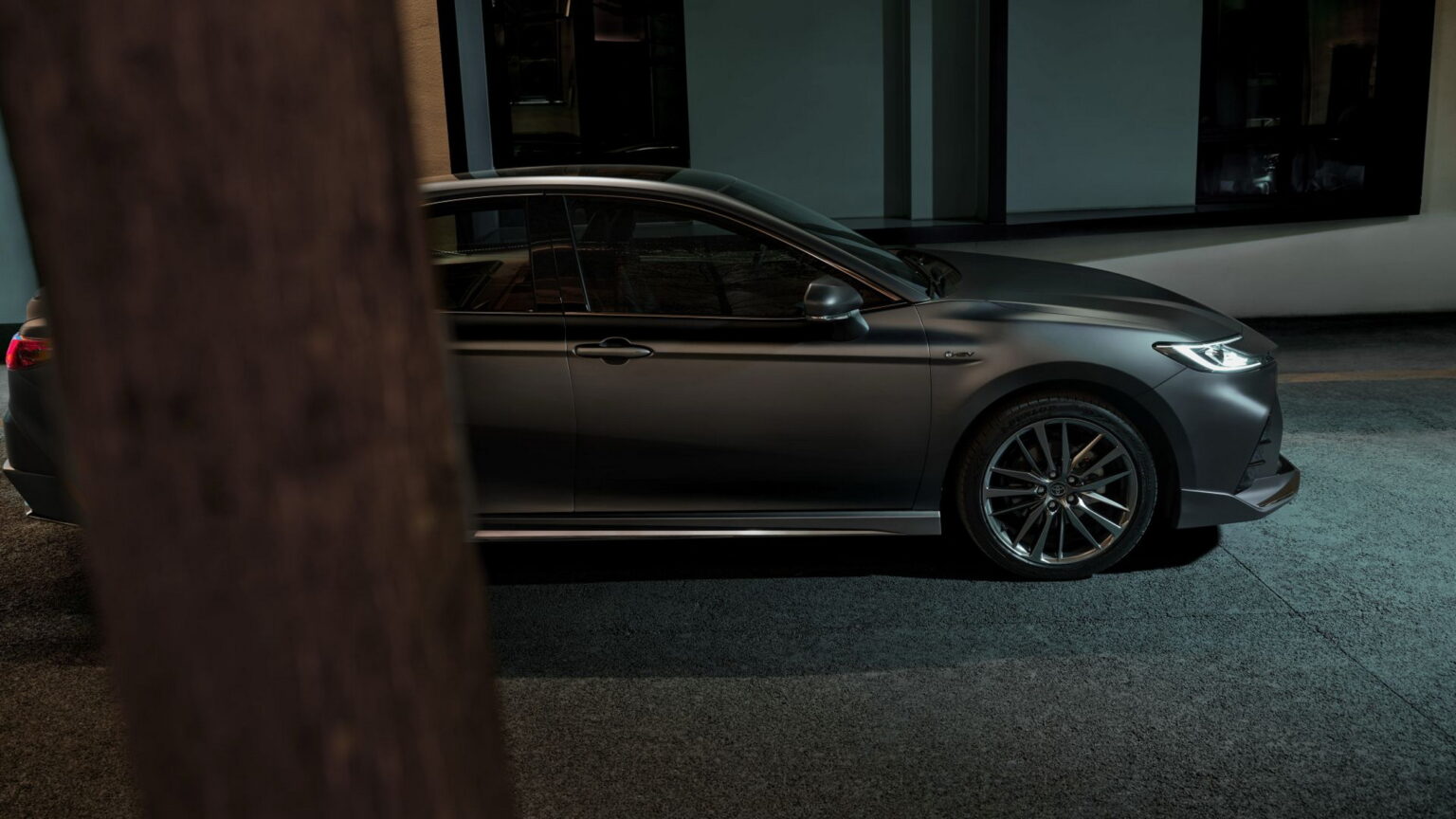 Toyota Camry Glorious Edition (Yes, Really) Is A Chinese Special With ...