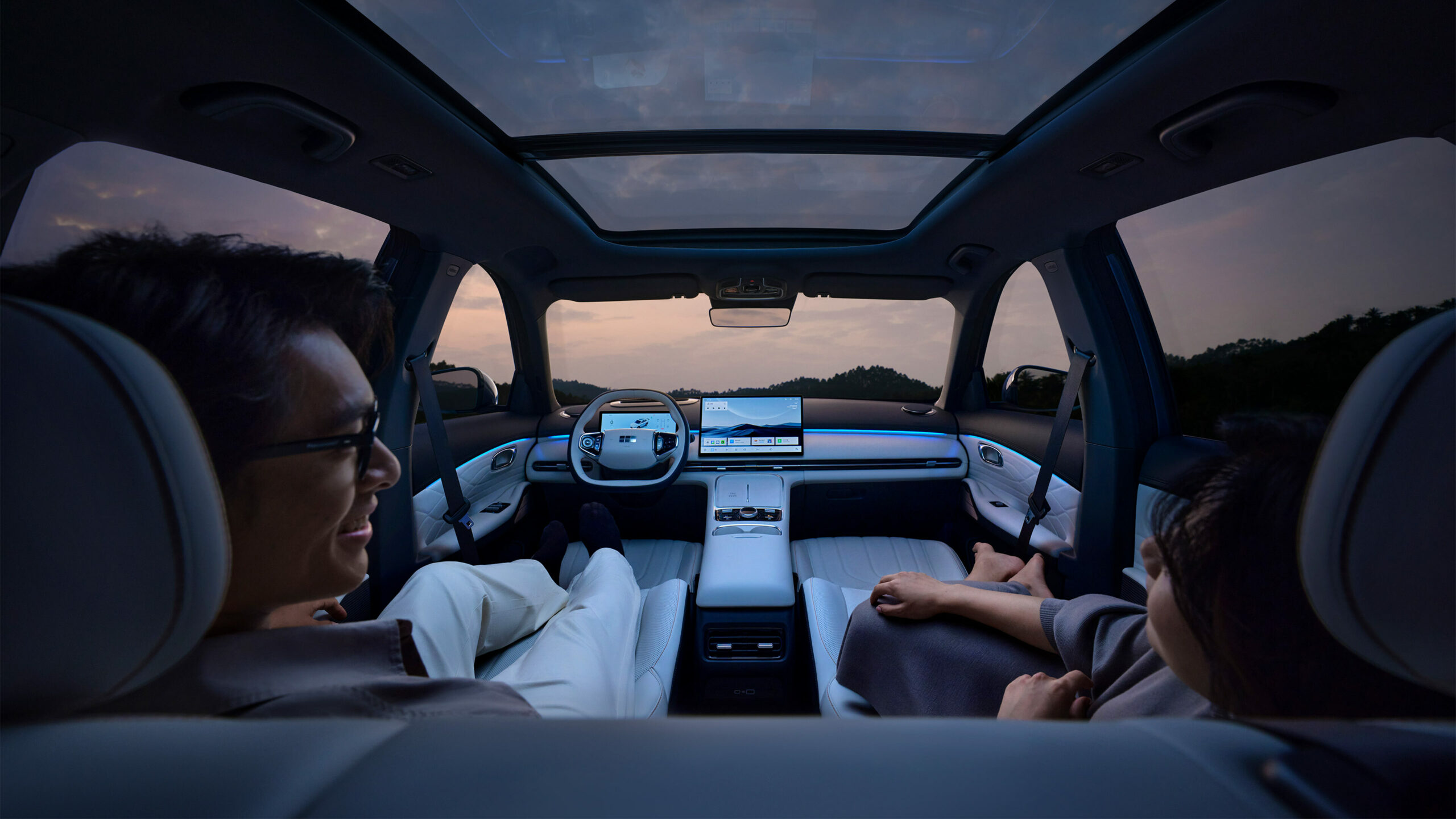 Geely’s Galaxy Starship 7 PHEV Has 882-Mile Range, Starts At Just ...