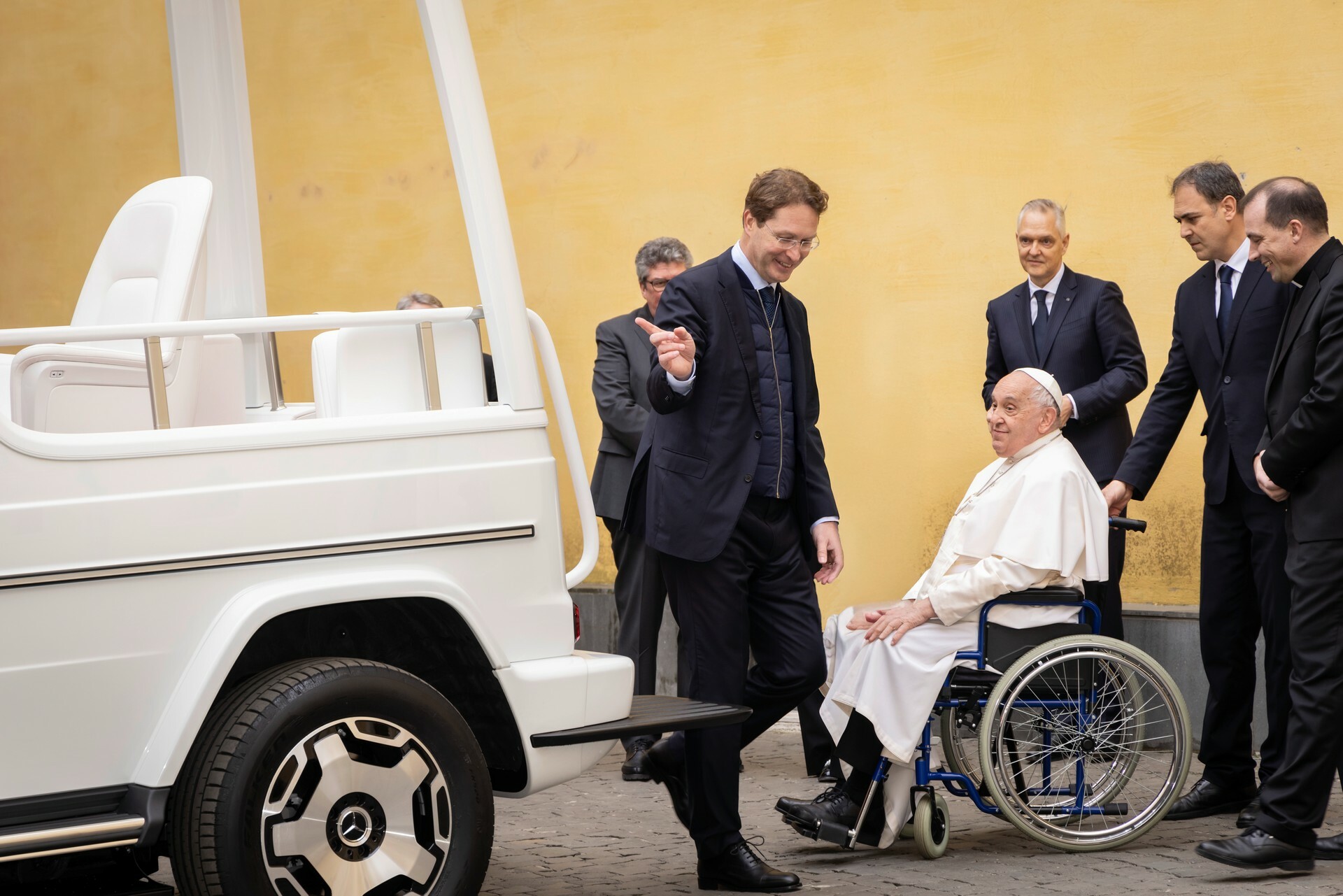 Holy Roller: Pope Francis Gets New Mercedes G-Class EV Popemobile ...