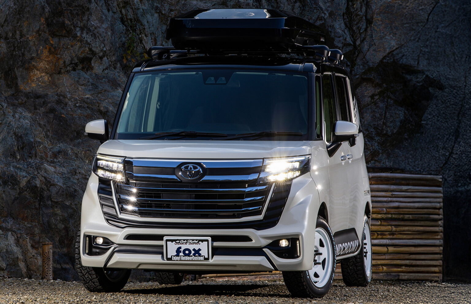 Tiny Toyota Minivan Thinks It’s A Land Cruiser And We’re Weirdly Into ...