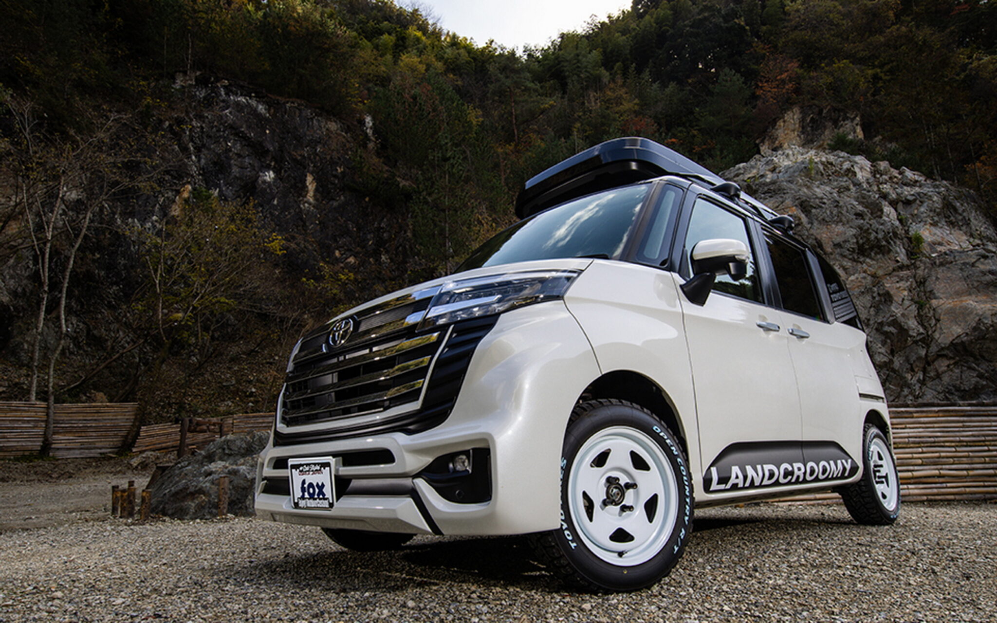 Tiny Toyota Minivan Thinks It’s A Land Cruiser And We’re Weirdly Into ...