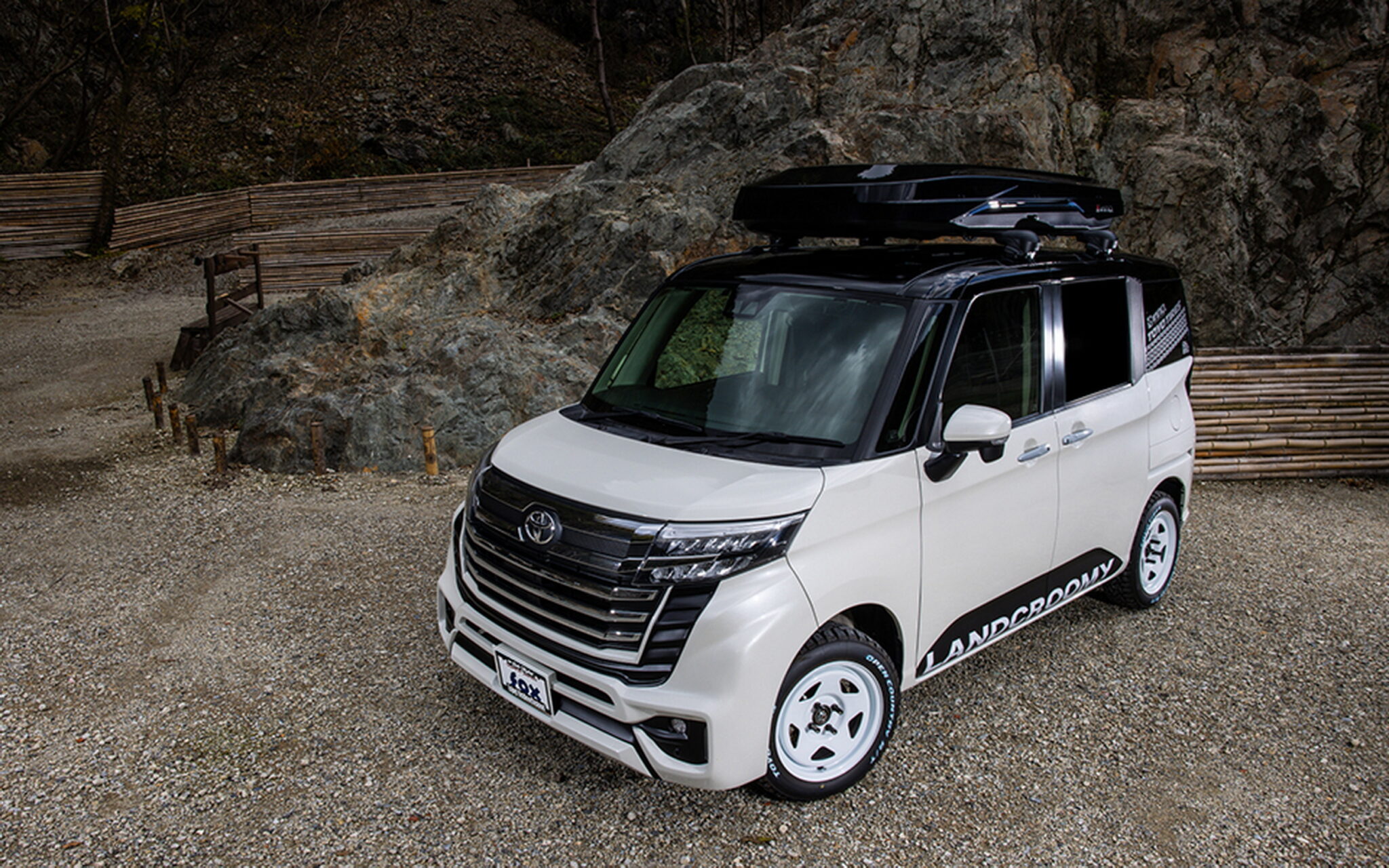 Tiny Toyota Minivan Thinks It’s A Land Cruiser And We’re Weirdly Into ...