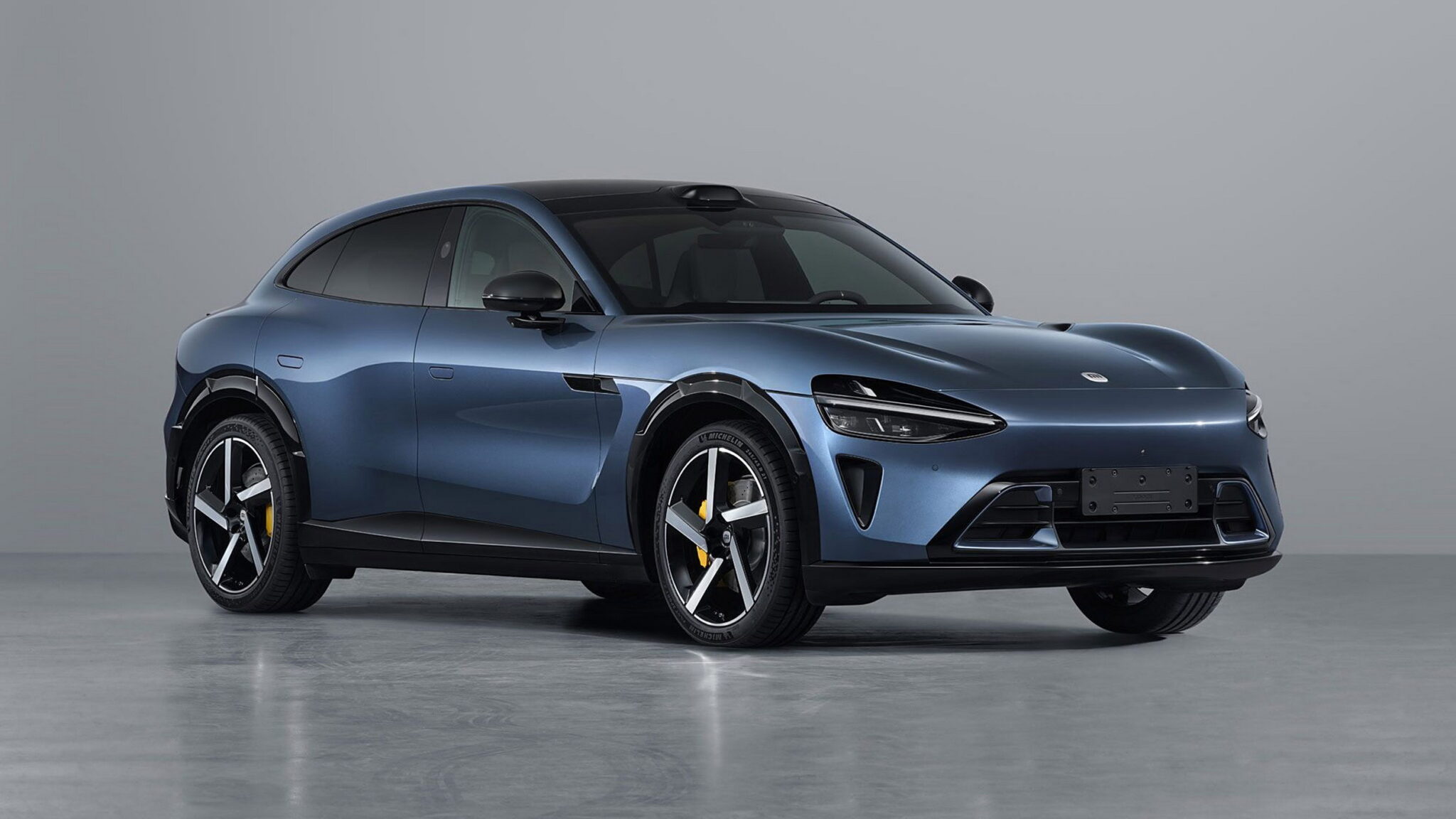 Xiaomi YU7 SUV Looks Like A Ferrari Purosangue And McLaren Rolled Into ...