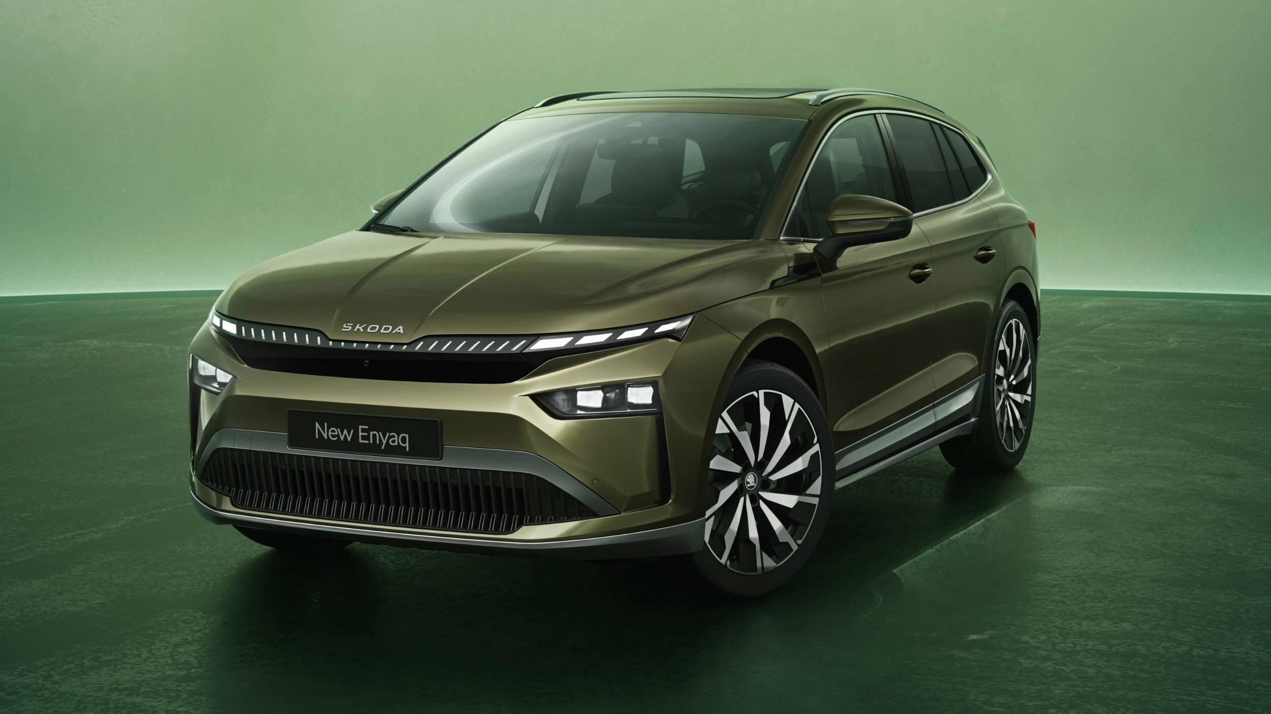 2025 Skoda Enyaq Facelift Boasts New Looks And Up To 365 Miles On A ...