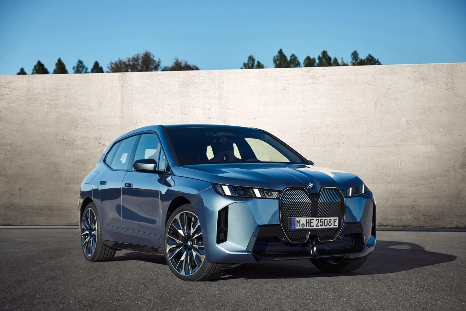 BMW Bumps 2026 iX Driving Range Up To 364 Miles | Carscoops