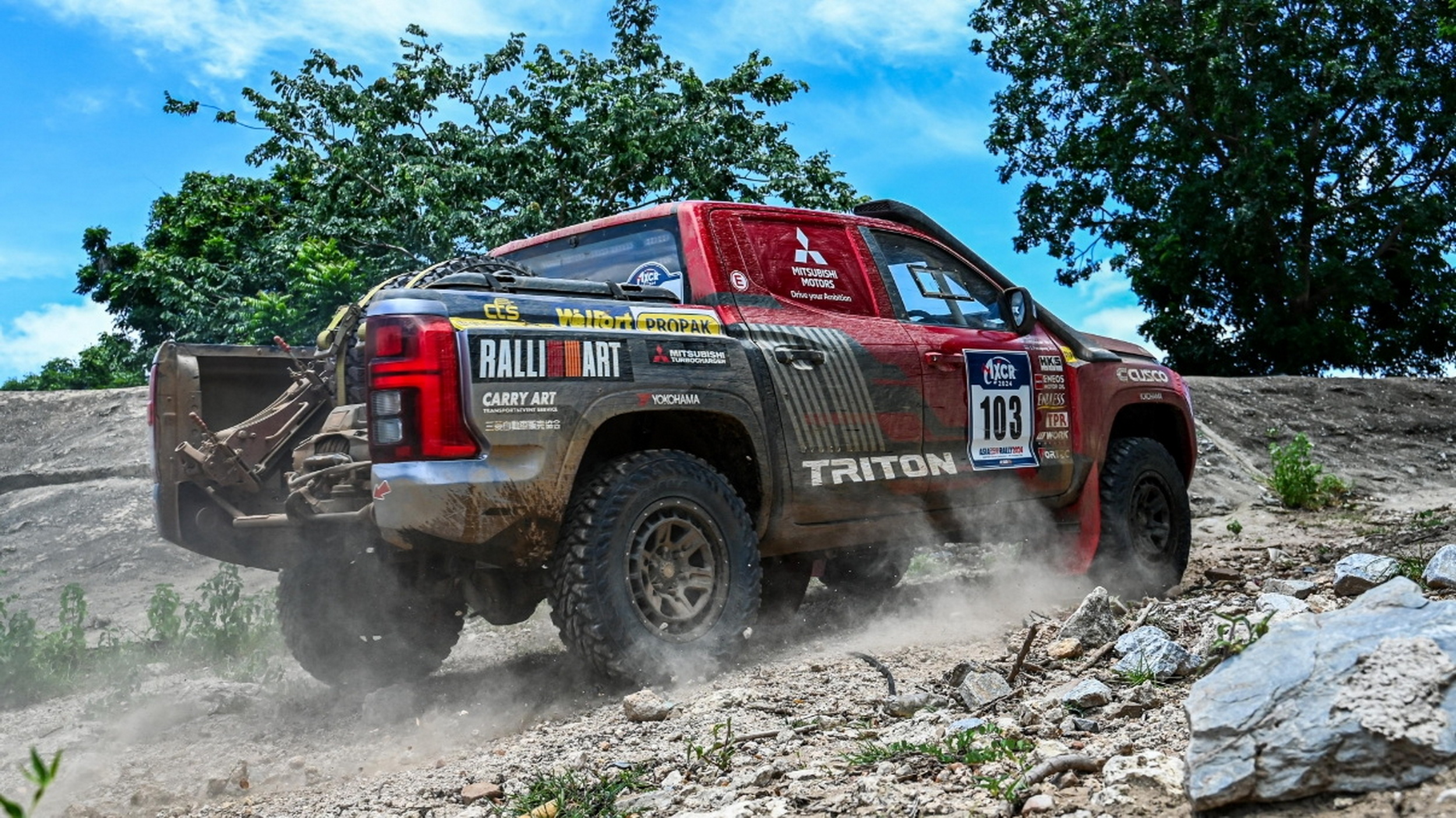 Mitsubishi Outlander PHEV Night Seeker Concept Is Inspired By Metal ...