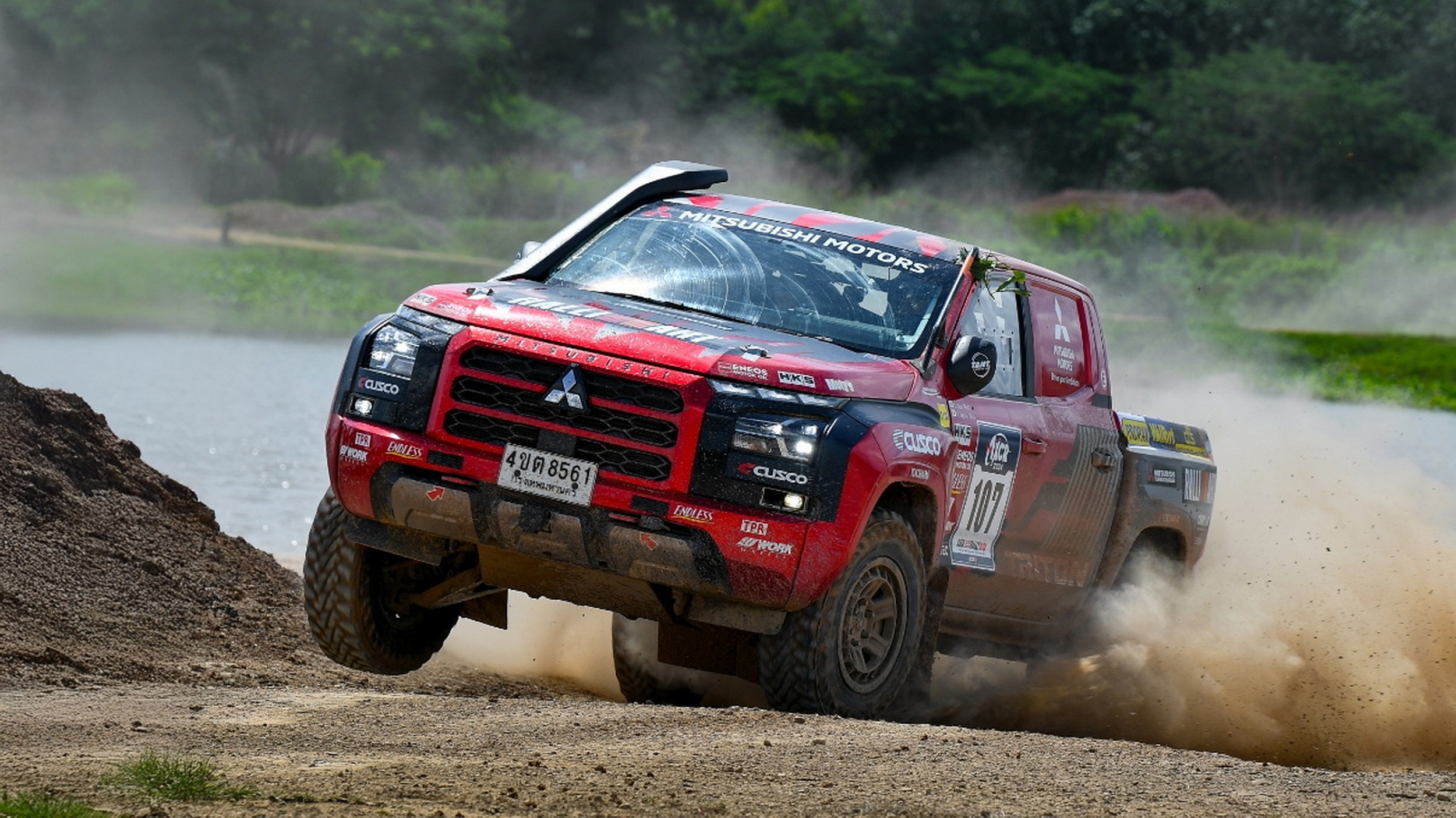 Mitsubishi Outlander PHEV Night Seeker Concept Is Inspired By Metal ...