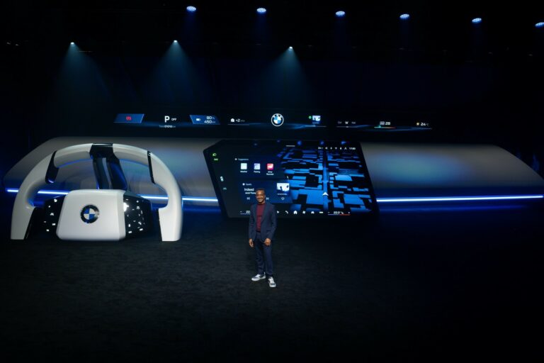 BMW’s Panoramic iDrive Brings Pillar-To-Pillar Display To Future Models ...