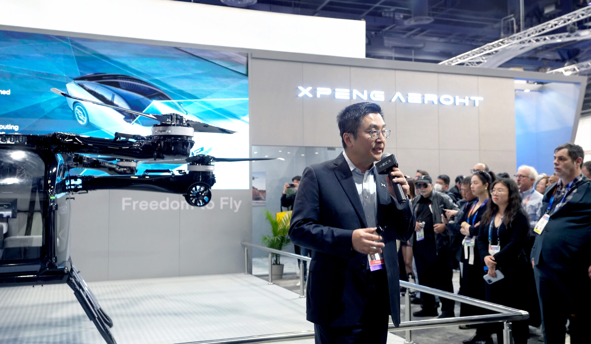 Xpeng’s $280,000 AeroHT Mothership Launches 2-Seater Drone From Its ...