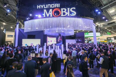 Hyundai Mobis Shows BMW How It’s Done With Holographic Heads-Up Display ...