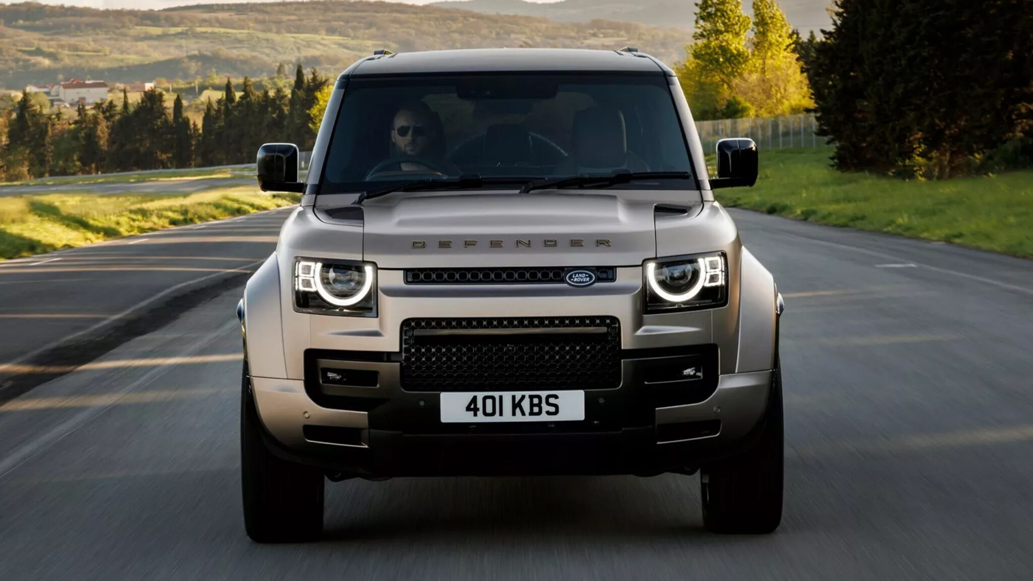 Electric Land Rover Defender Ruled Out Until Next Gen Arrives | Carscoops