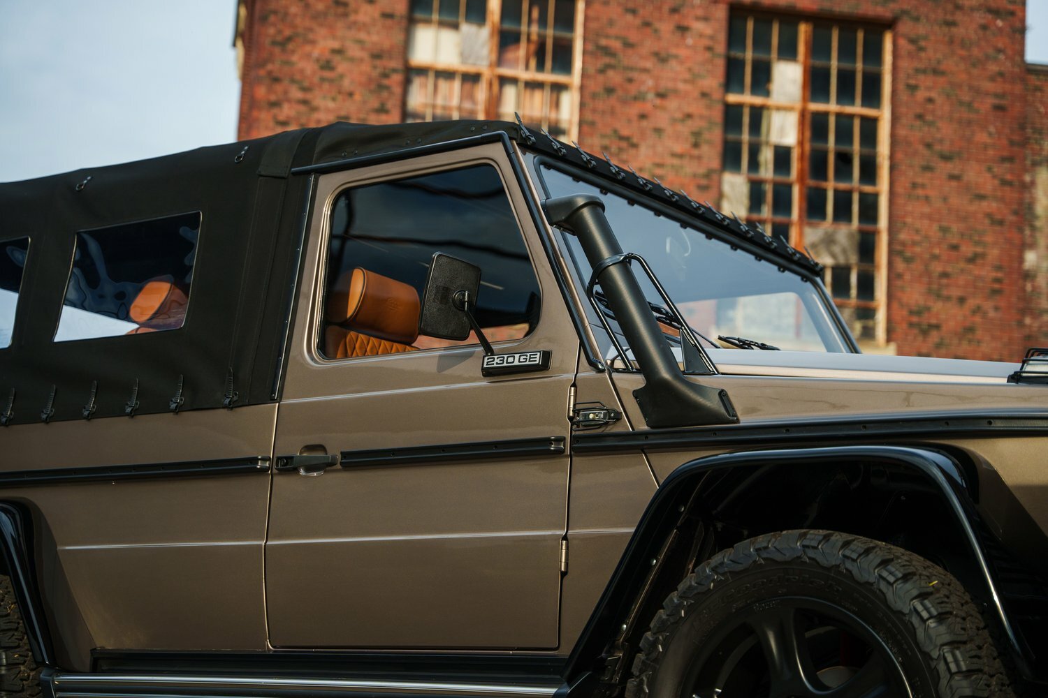 Rusty Old Mercedes G-Wagen Turned Into A Retro-Modern Off-Roader ...