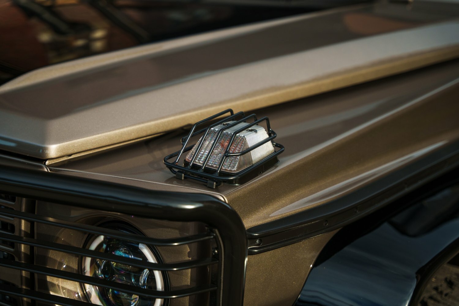 Rusty Old Mercedes G-Wagen Turned Into A Retro-Modern Off-Roader ...