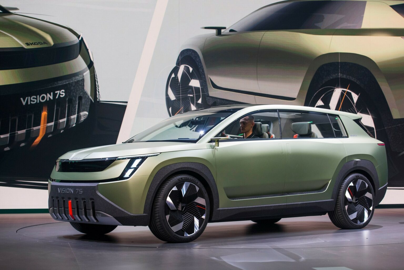 2026 Skoda Space: Everything We Know About The Electrified Large SUV ...