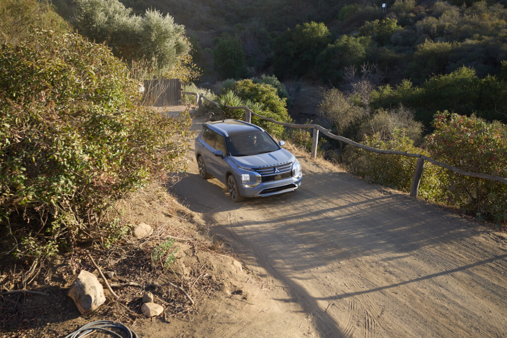 Mitsubishi’s 2025 Outlander Gets A Fresh Look And A Price Bump | Carscoops