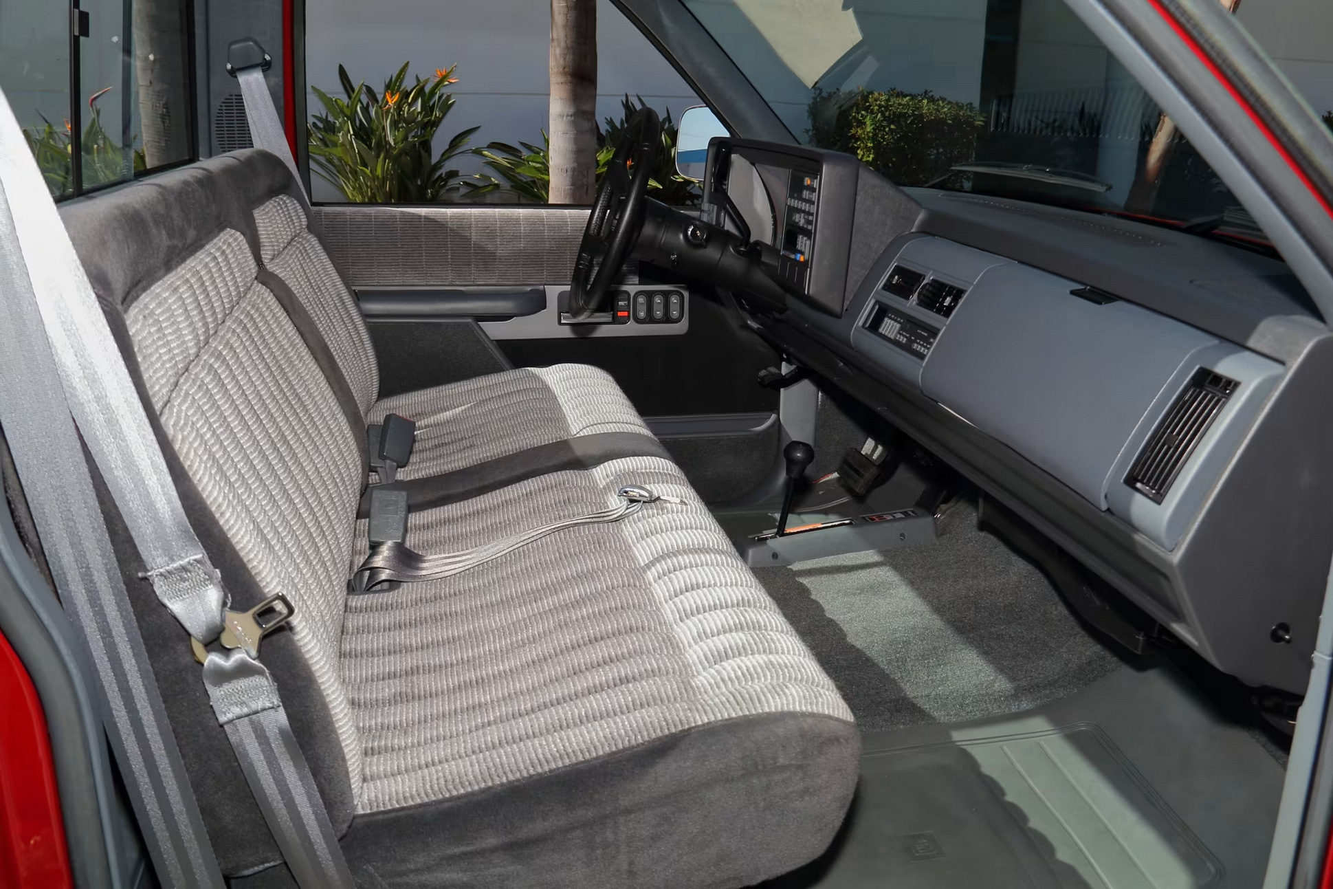 This 1990 Chevy K1500 Silverado Looks Brand New After 35 Years And Just ...
