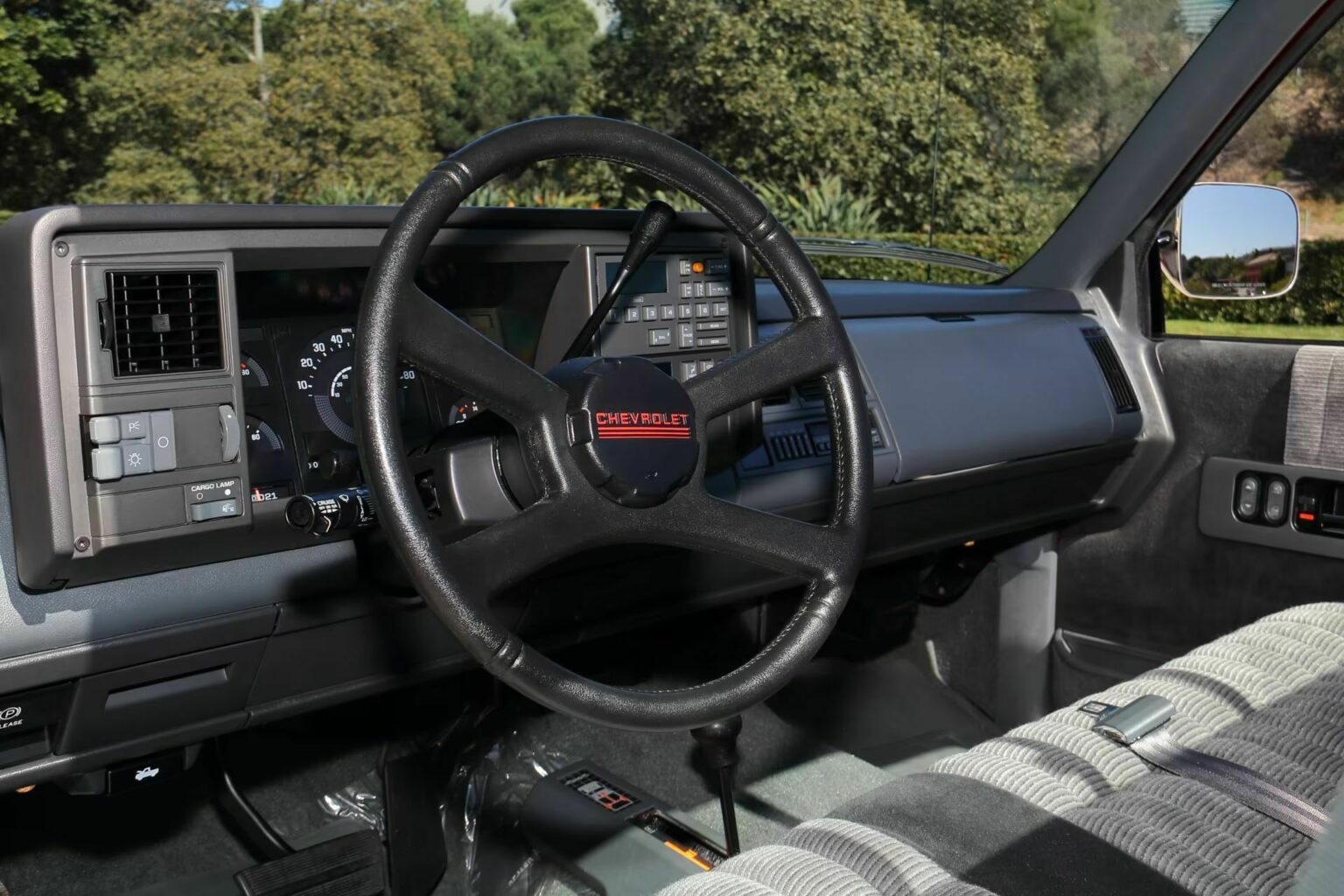 This 1990 Chevy K1500 Silverado Looks Brand New After 35 Years And Just ...