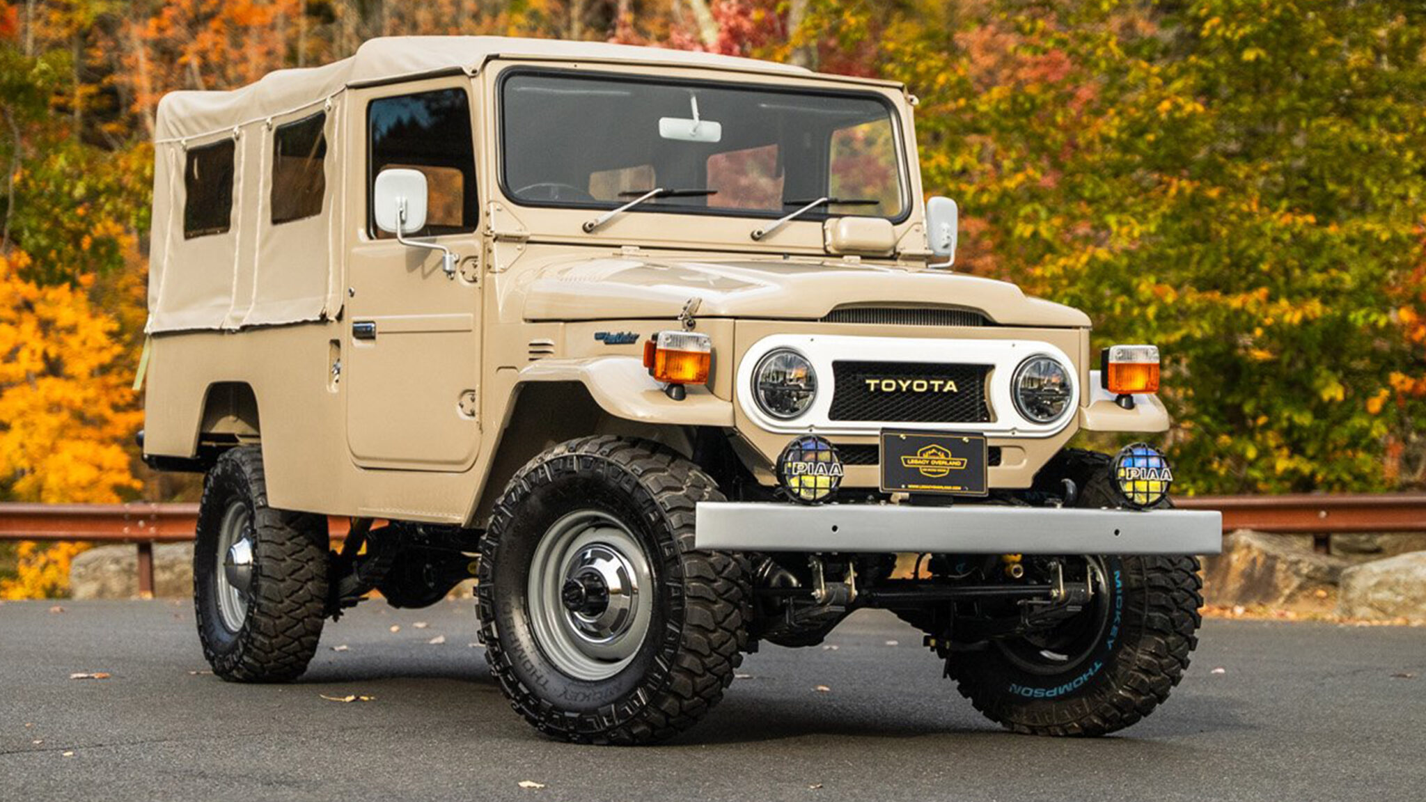 This Toyota FJ45 Land Cruiser Restomod Will Keep Purists Happy | Carscoops