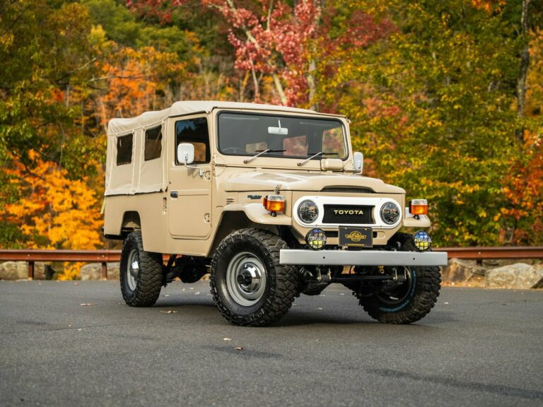 This Toyota FJ45 Land Cruiser Restomod Will Keep Purists Happy | Carscoops
