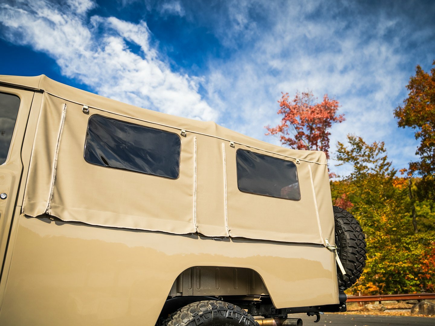 This Toyota FJ45 Land Cruiser Restomod Will Keep Purists Happy | Carscoops