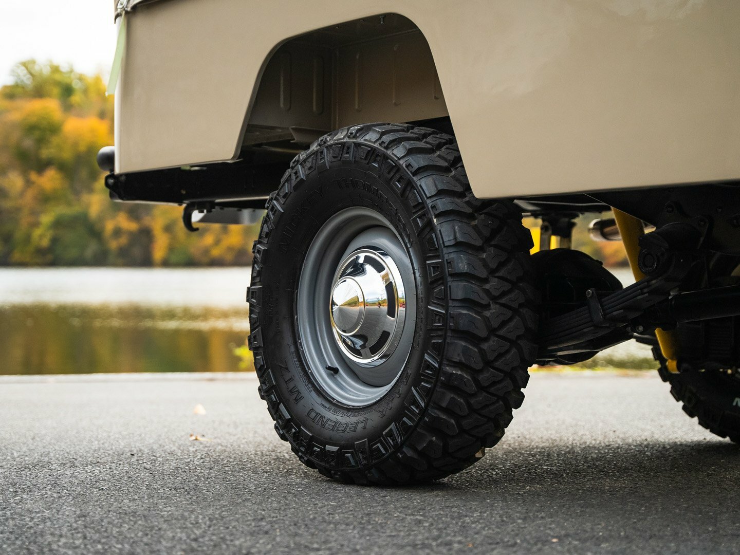 This Toyota FJ45 Land Cruiser Restomod Will Keep Purists Happy | Carscoops