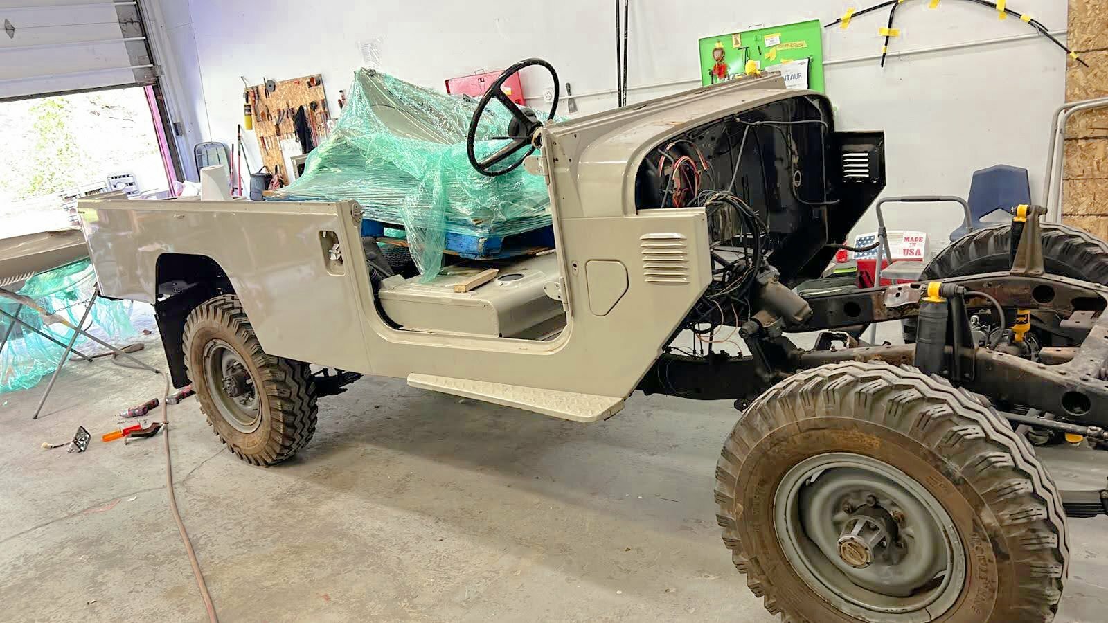This Toyota FJ45 Land Cruiser Restomod Will Keep Purists Happy | Carscoops