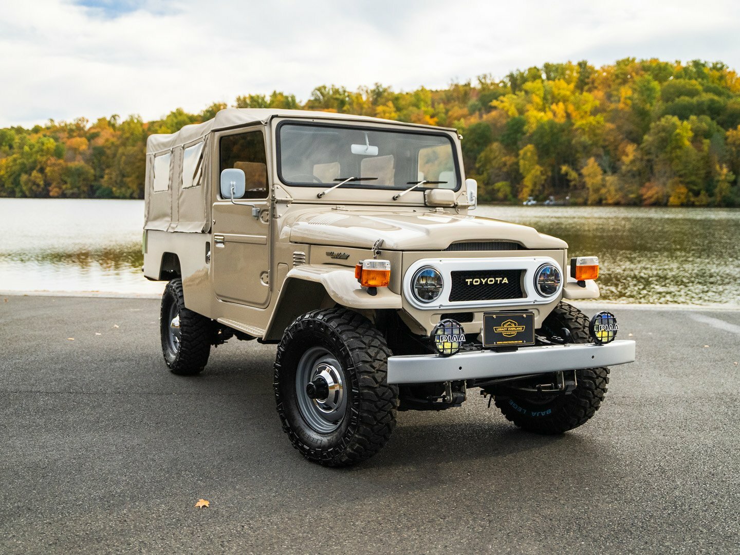 This Toyota FJ45 Land Cruiser Restomod Will Keep Purists Happy | Carscoops