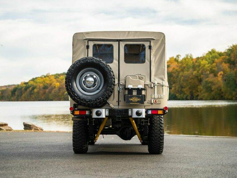 This Toyota FJ45 Land Cruiser Restomod Will Keep Purists Happy | Carscoops