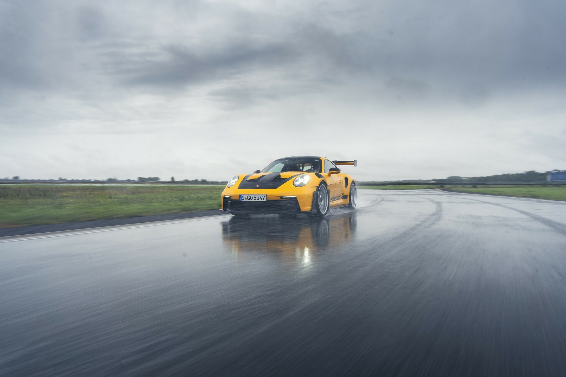Porsche 911 GT3 RS’s New Tires Are A Game-Changer For Wet Weather ...
