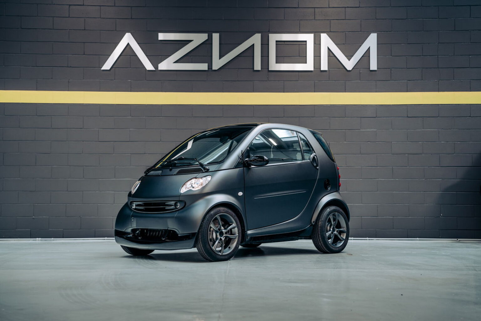 Aznom Turns Original Smart ForTwo Into An $25K EV For 14-Year-Olds ...