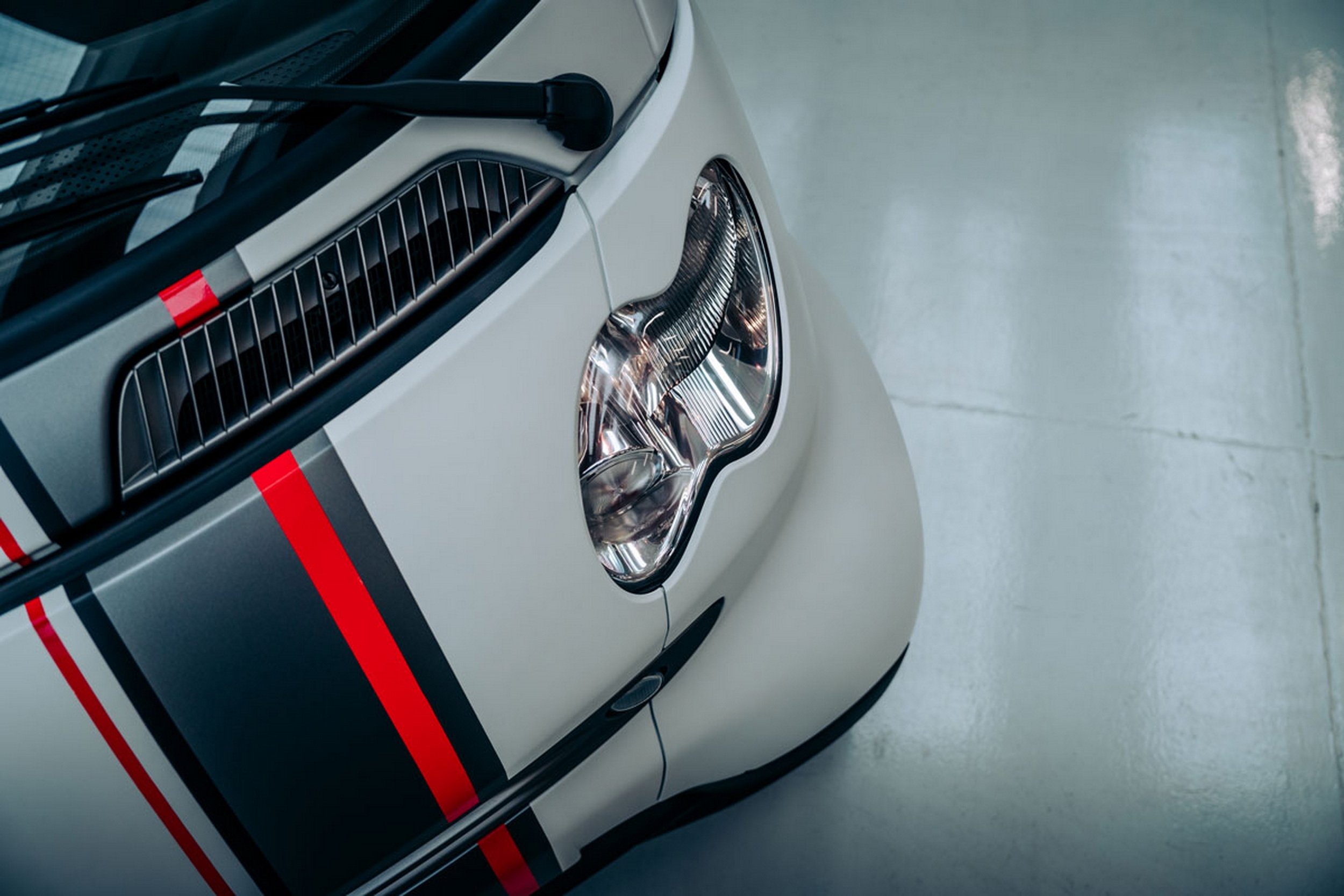 Aznom Turns Original Smart ForTwo Into An $25K EV For 14-Year-Olds ...