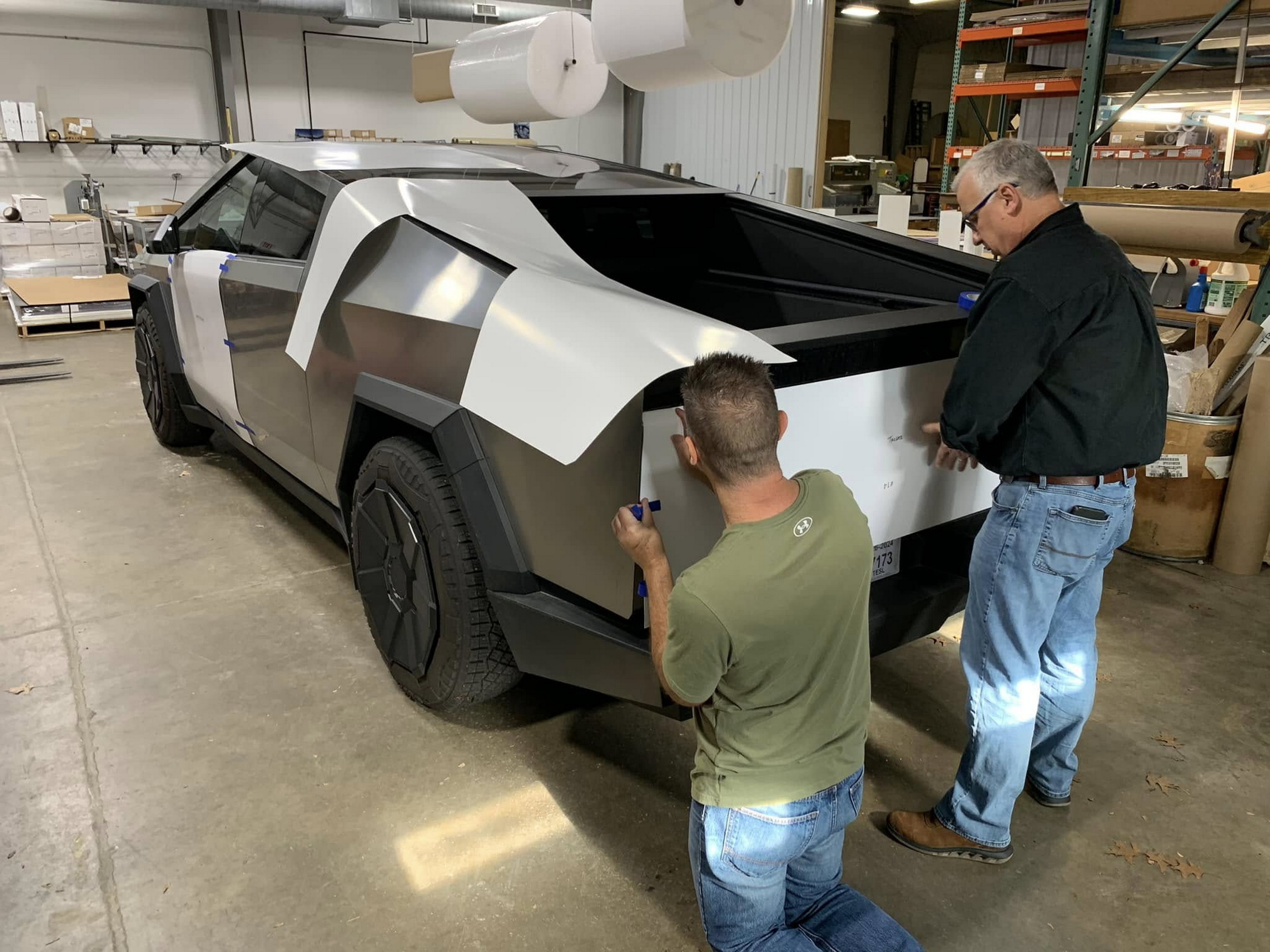 Cybertruck Gets Magnetic Wraps That Let You Change Color In Minutes For ...