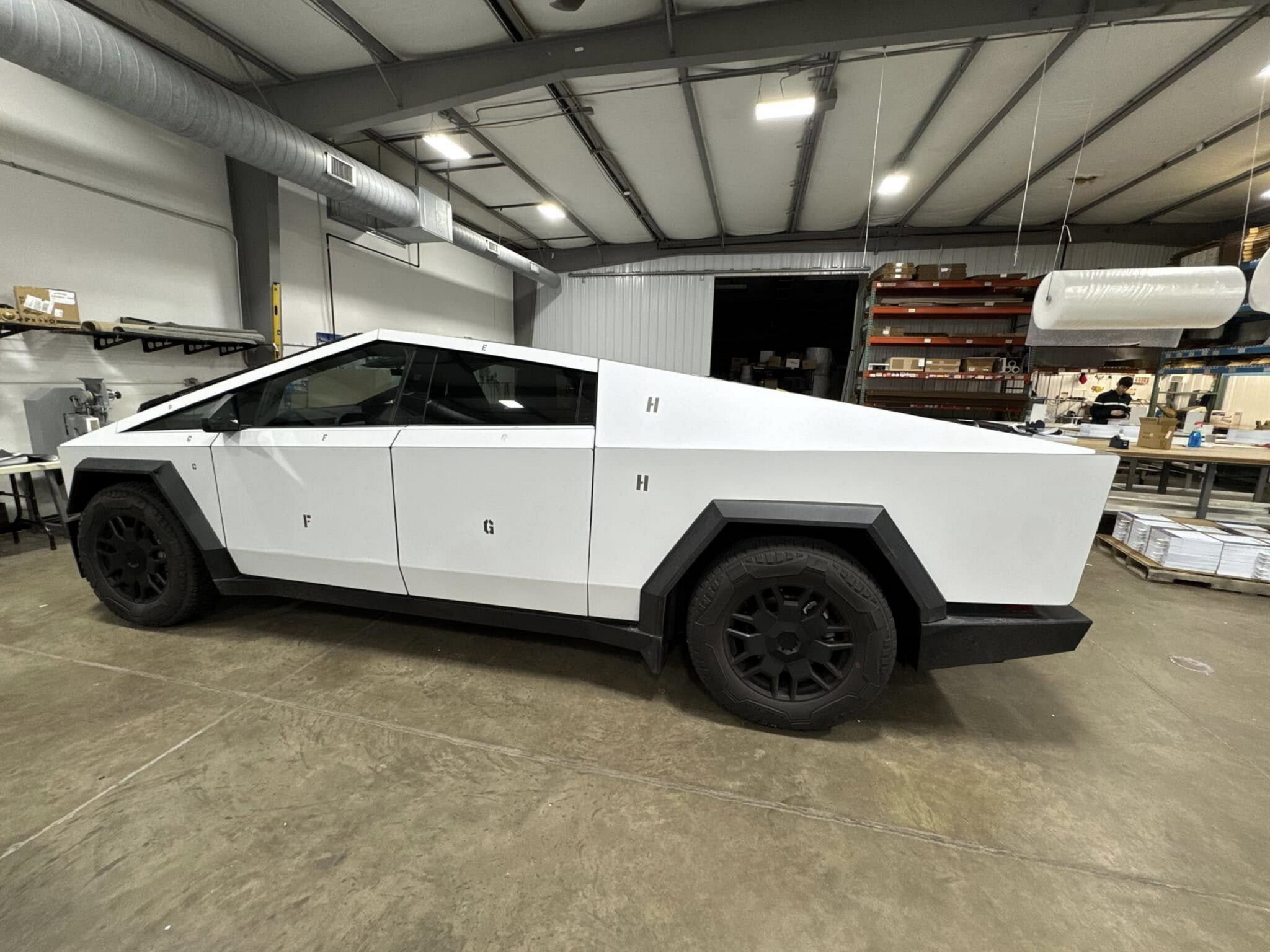 Cybertruck Gets Magnetic Wraps That Let You Change Color In Minutes For ...