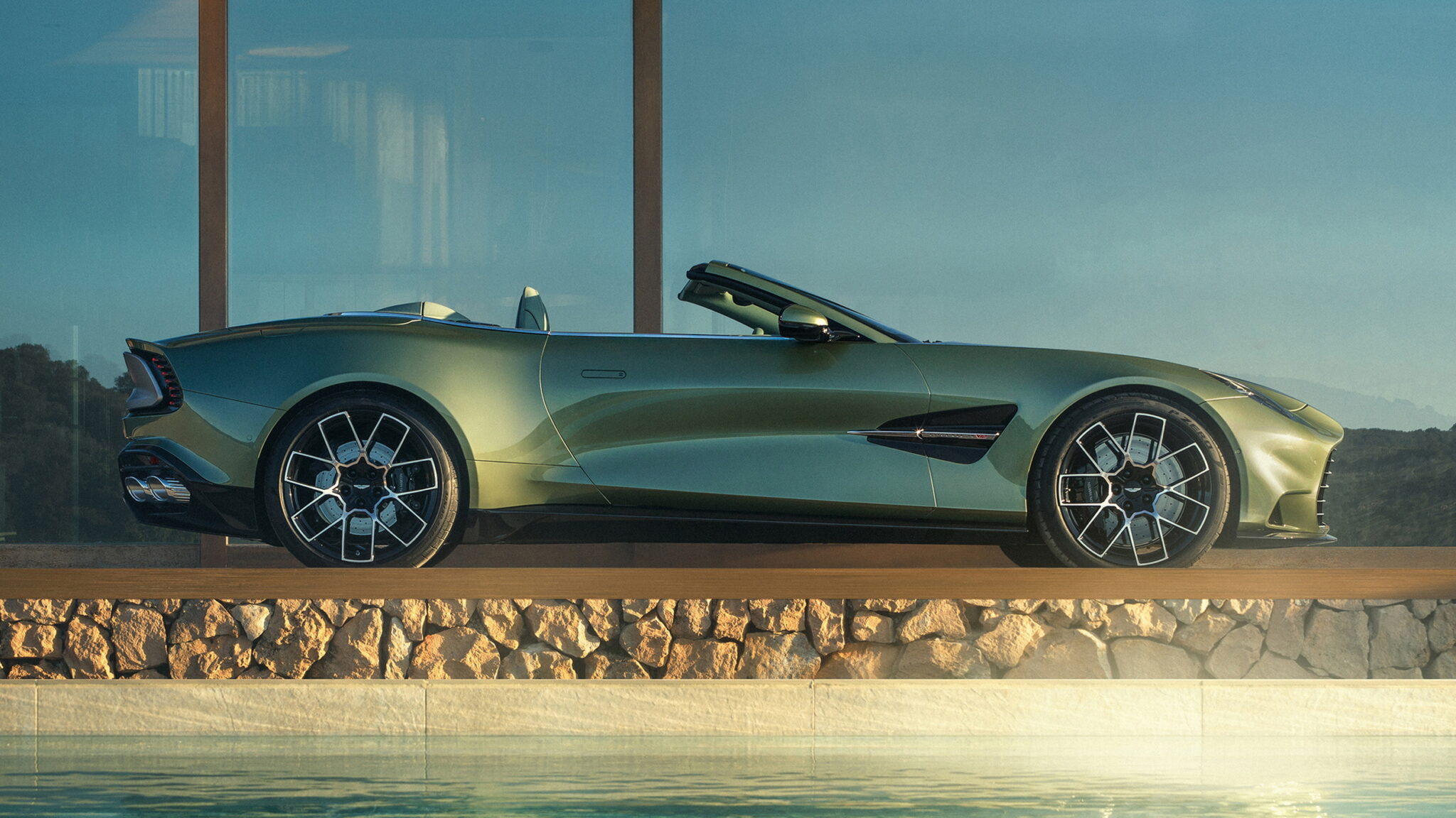 This Is The World’s Fastest And Most Powerful Front-Engine Convertible ...