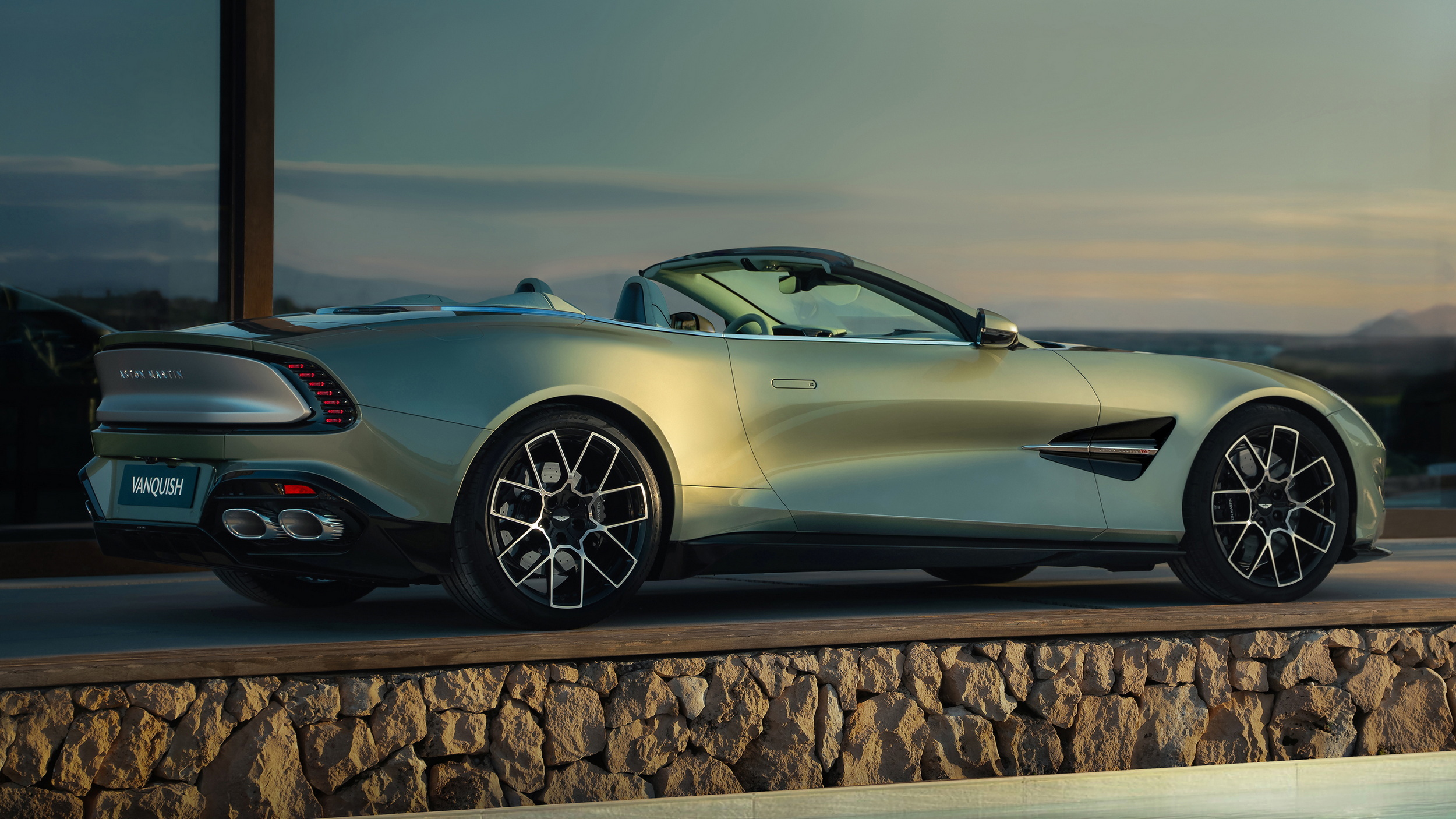 This Is The World’s Fastest And Most Powerful Front-Engine Convertible ...