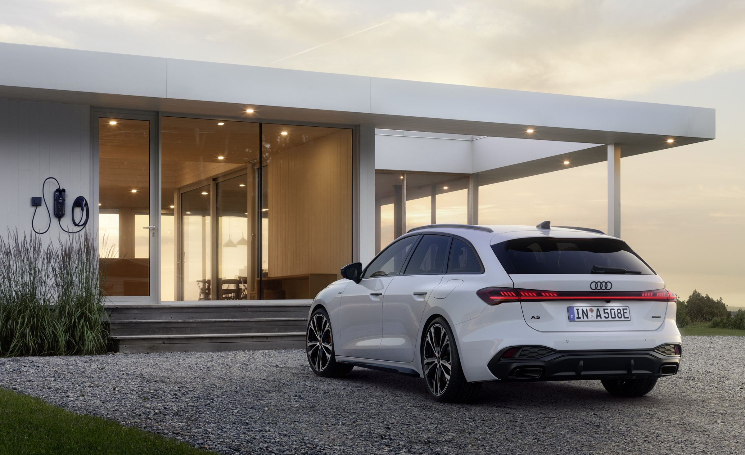 2026 아우디 A5 E-hybrid PHEV 아반트 - 330e 와 C300e 를 발라버림 : 클리앙