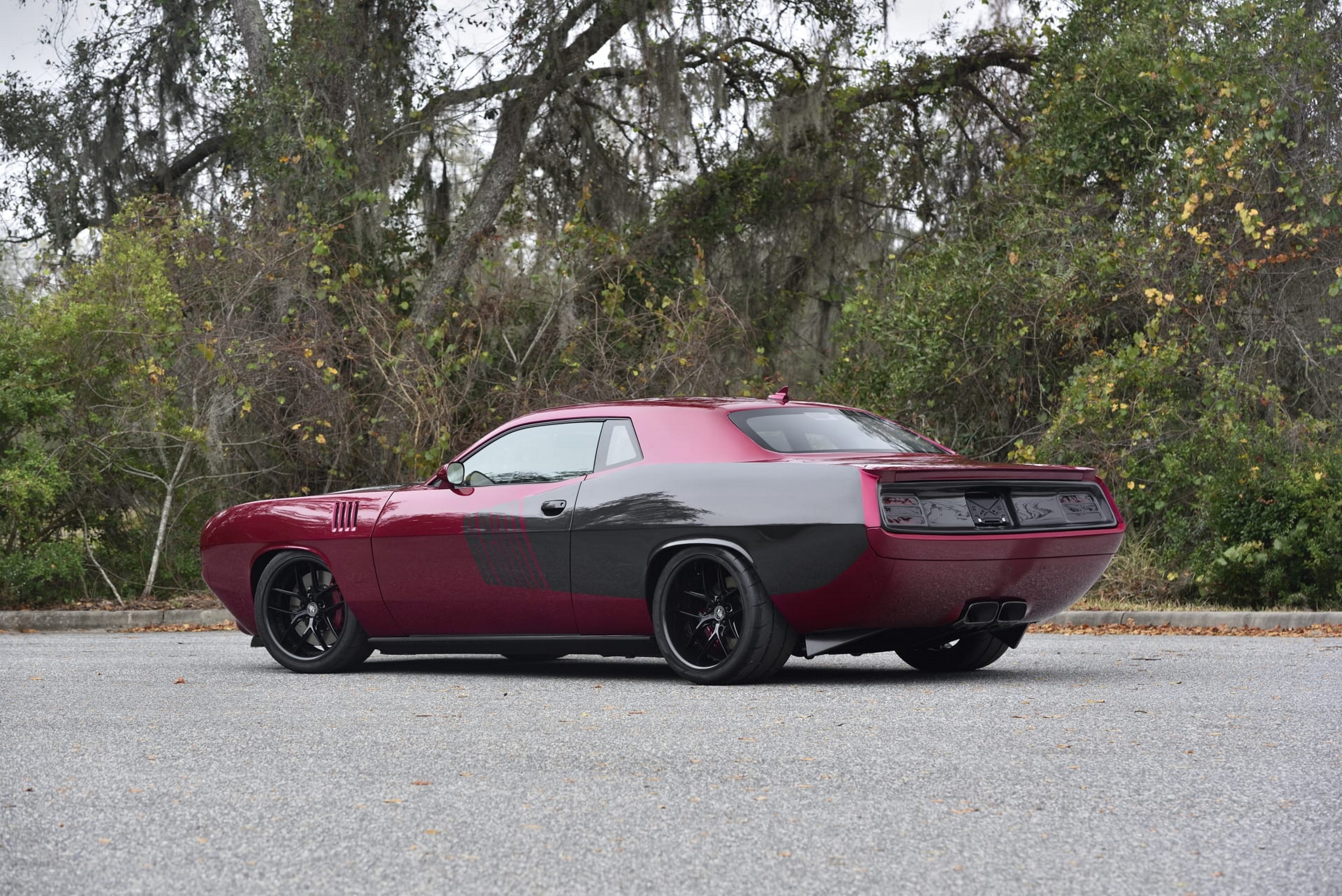 Modern Challenger SRT Hellcat Identifies As A ’71 Cuda | Carscoops