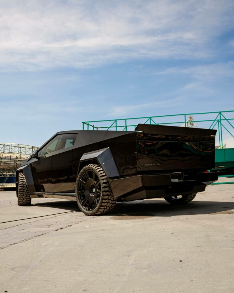 Mexican Tuner Shows Off Widebody Tesla Cybertruck On 26-Inch Wheels ...