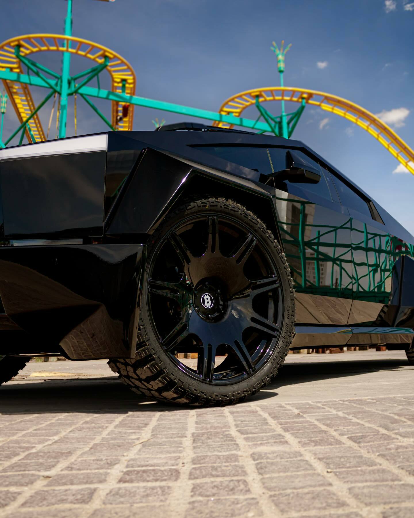 Mexican Tuner Shows Off Widebody Tesla Cybertruck On 26-Inch Wheels ...