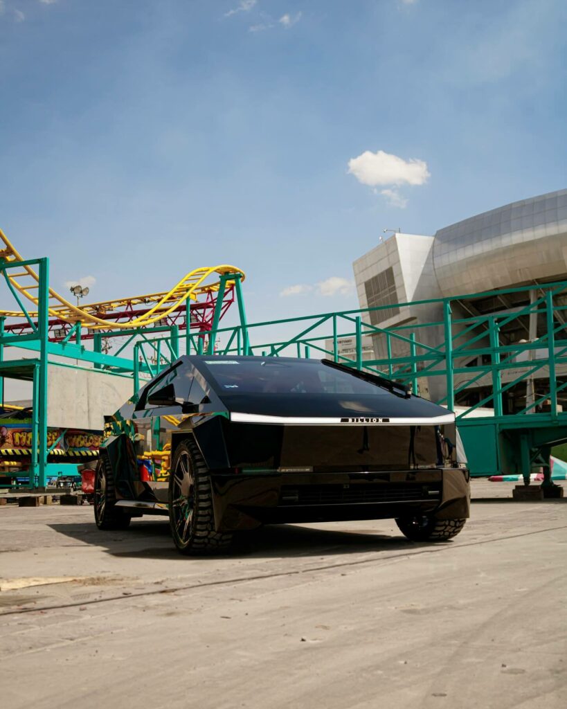 Mexican Tuner Shows Off Widebody Tesla Cybertruck On 26-Inch Wheels ...